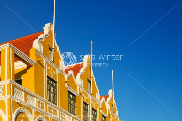 Monumental buildings at the waterfront of Willemstad, Curaçao | Sara ...